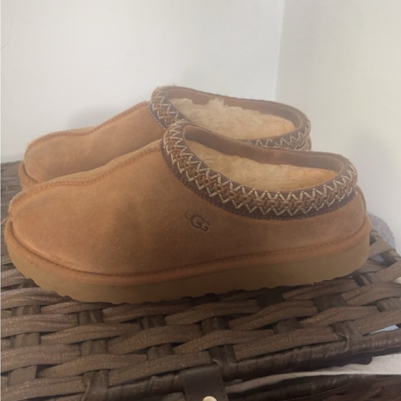 UGG | Shoes | Womens Size 8 Ugg Tasmans Already Covered With Ugg ...